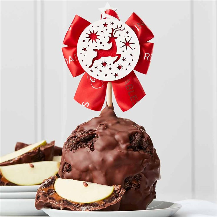 Cookies & Cream Prancing Reindeer Jumbo Caramel Apple | Mrs Prindables